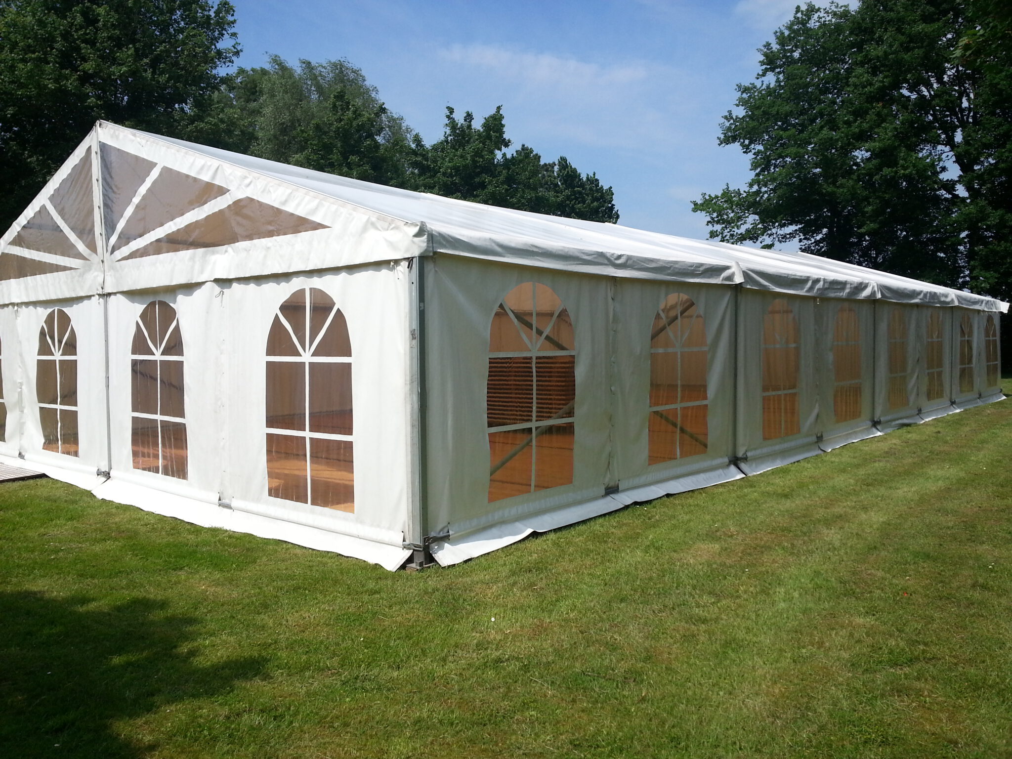 10 Meter x 20 Meter Zelt – Veranstaltung und Partyservice Plawer